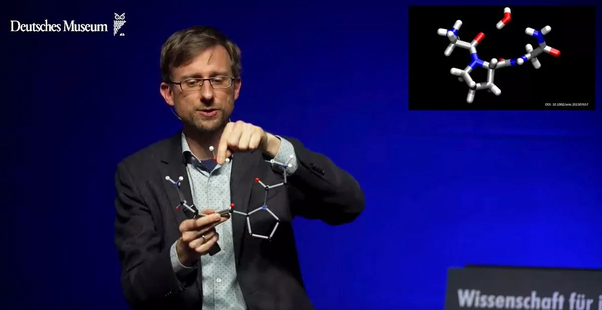 What holds the cell together at its innermost folds? - TUM FRMII